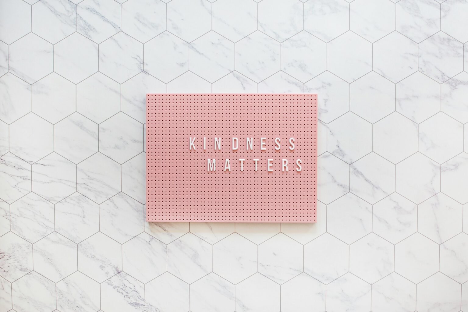 50 Beautiful Random Acts of Kindness and Small Gestures